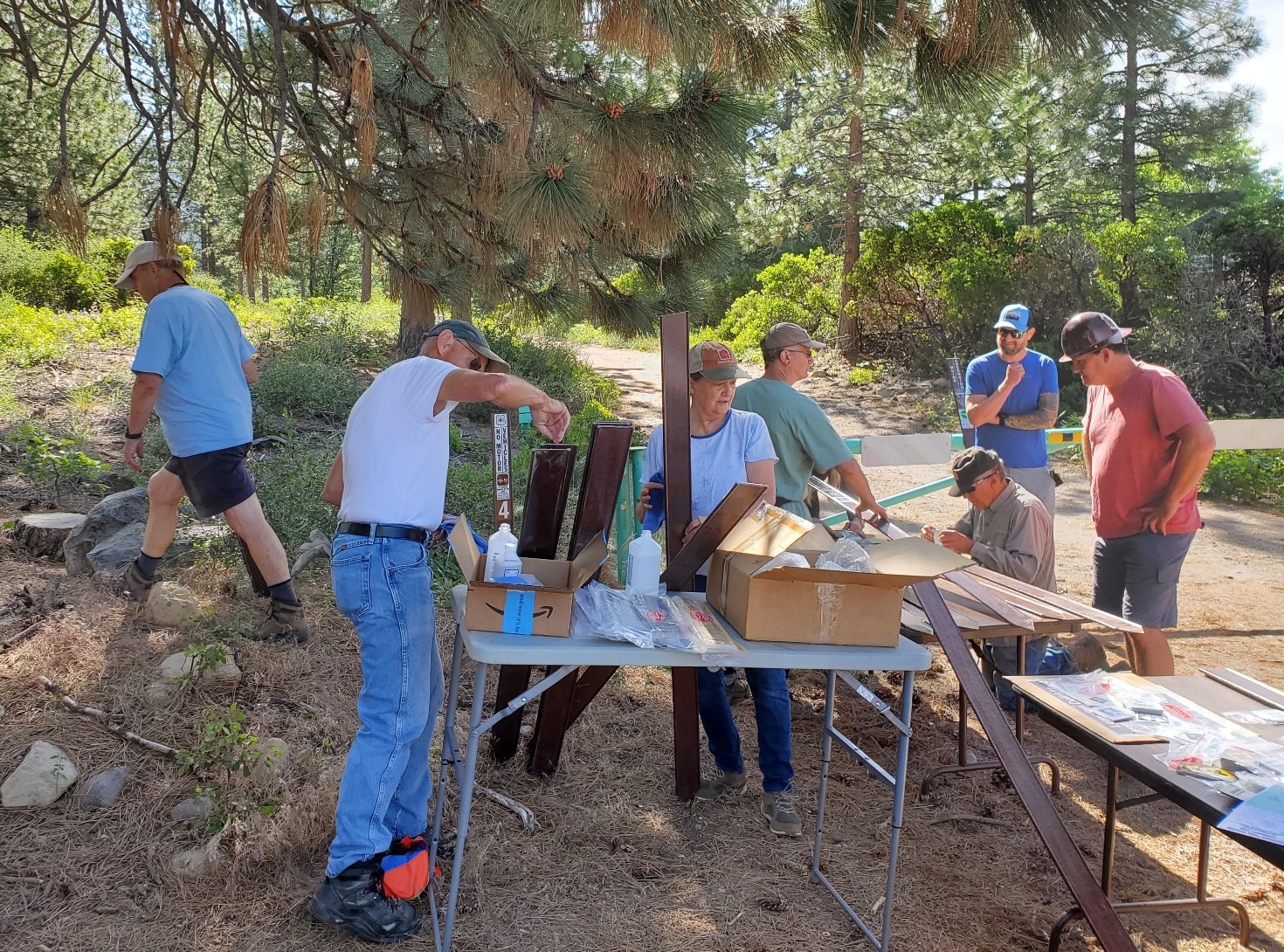 Sign Installation on Gateway Trails – Mount Shasta Trail Association